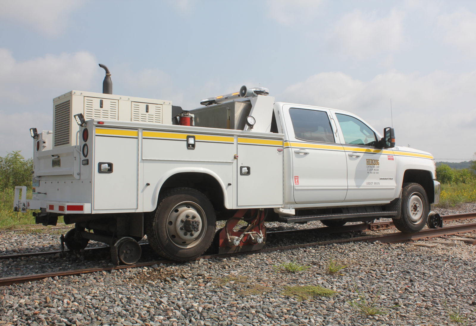 Rail Equipment Leasing | Maintenance-of-Way & Hyrail | Herzog